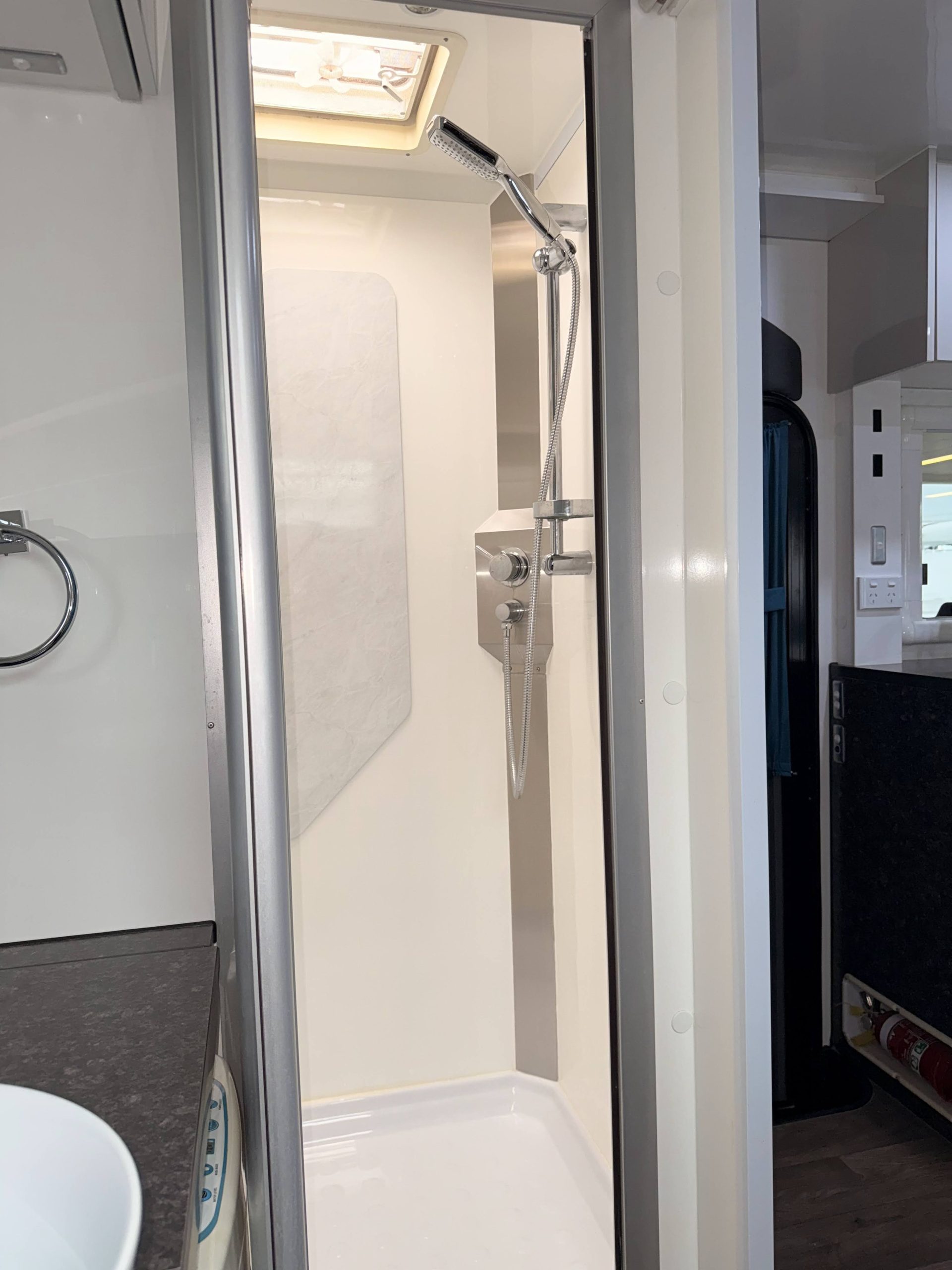 REDUCED PRICE *** 2018 Coromal Element Evolution 632 – West Coast Caravans & Consignment